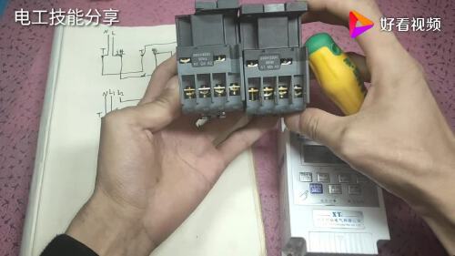 时控开关的2种接线方法,如何控制220V、380V接触器,一看就会