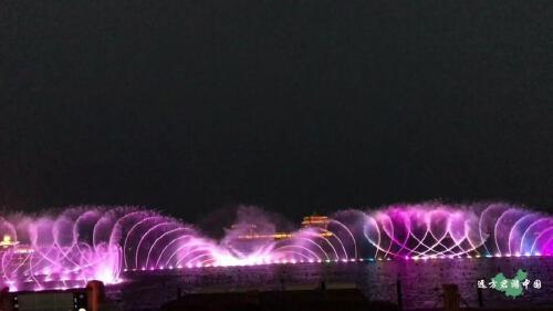 杭州西湖的音乐喷泉好不好看,现场的人流量与尖叫声说明了一切