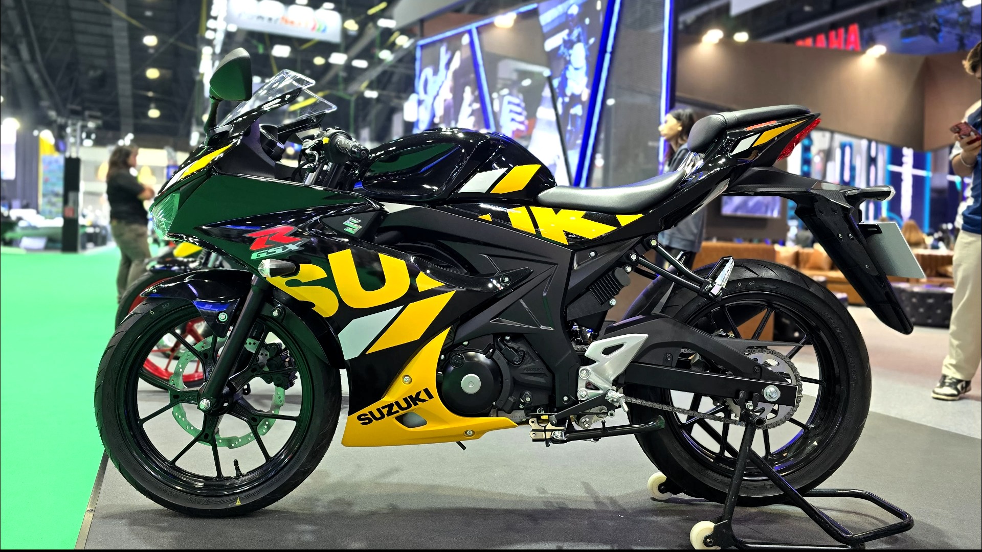 2024款 铃木 GSX-R150X 黄黑版画 展车细节大赏