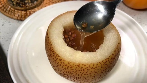 最近嗓子不舒服的特别多,可以试试这个花椒蒸雪梨,简单又好用