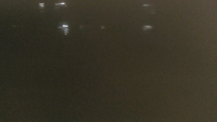 K1326号次列车通过中和桥道口