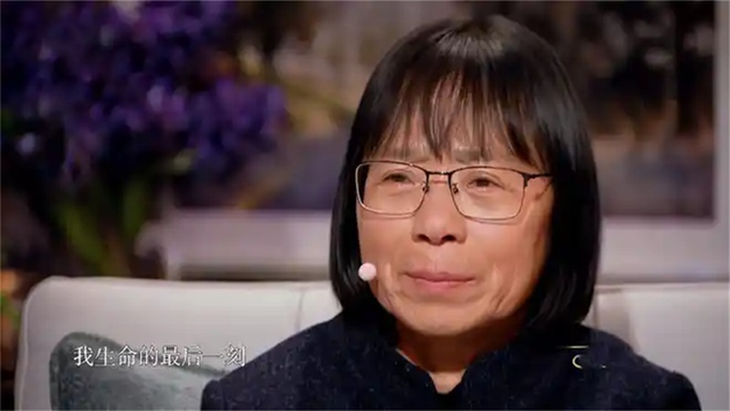 传奇校长张桂梅,为大山孩子筑起一片蓝天,动人事迹董卿默默鼓掌