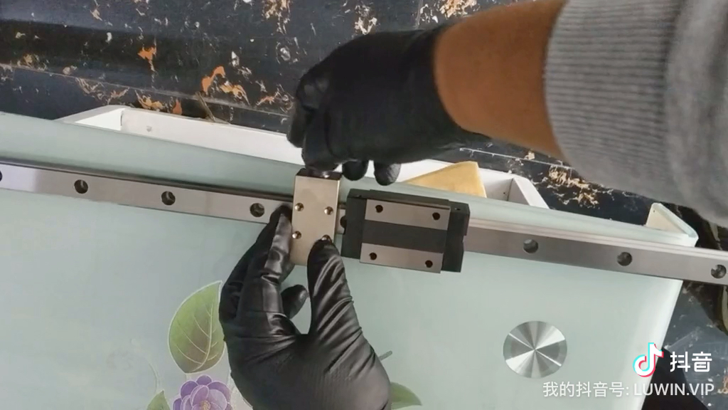 导轨钳制器的安装使用方法