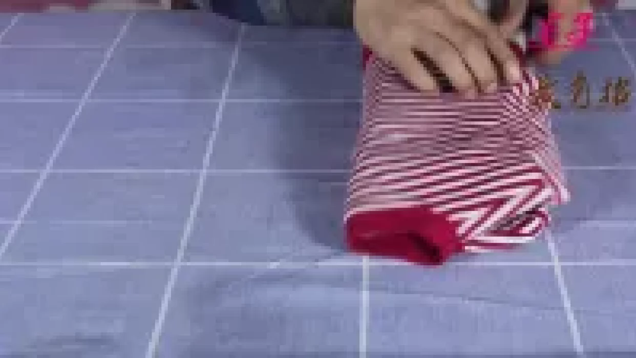 叠小朋友衣服的妙招