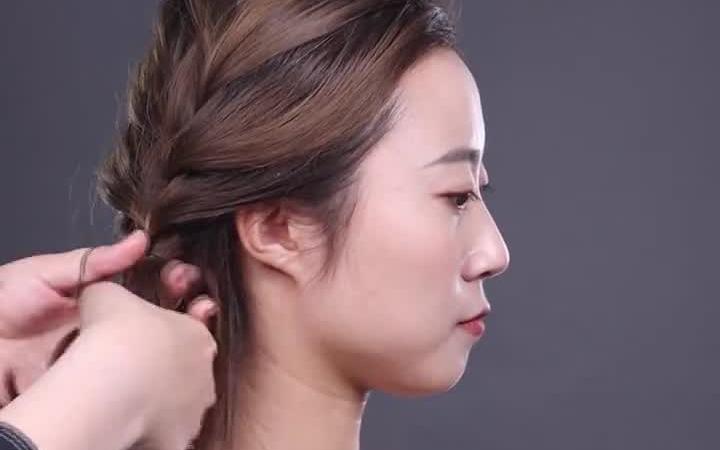 超火的爱莎公主同款发型教程来喽~编发教程 爱莎公主 时尚发型