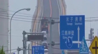 中国的标志性建筑桥梁,设计师创意的这么陡峭,走在上面感觉离天很近!