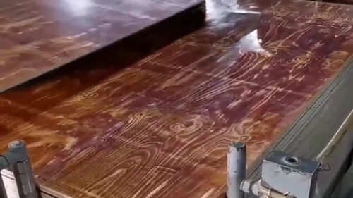 真是科技改变生活,用机器加工产品,生产速度跟效率真是没得说!