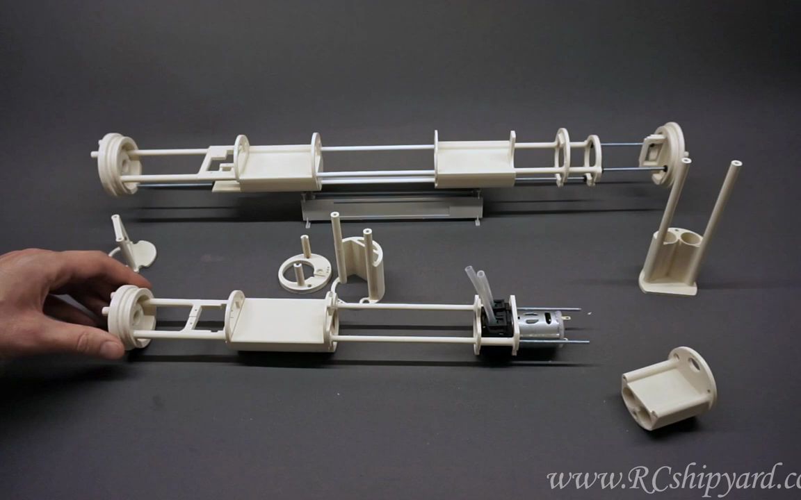 用于 RC 潜艇模型的模块化密封舱架构