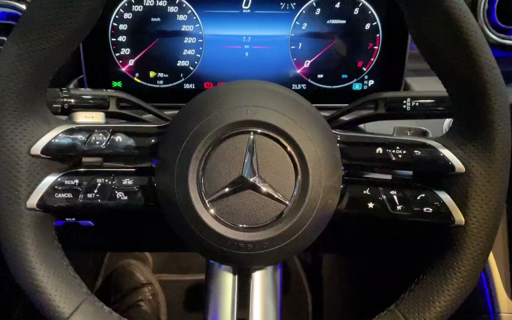 2023款C260L运动仪表显示讲解