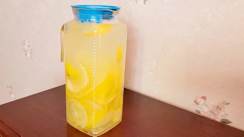 自己制作的饮品。蜂蜜柠檬茶