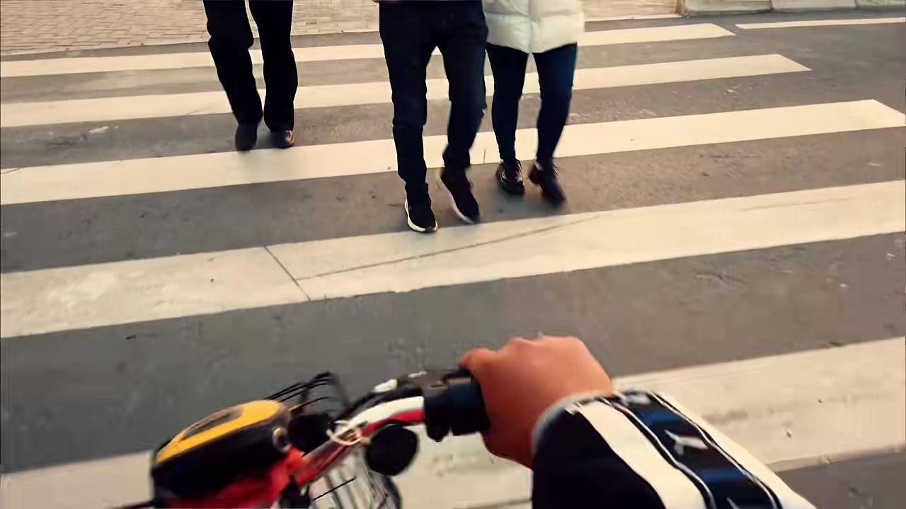 为了生活你努力奔跑,为了安全请尊法守规#122全国交通安全日