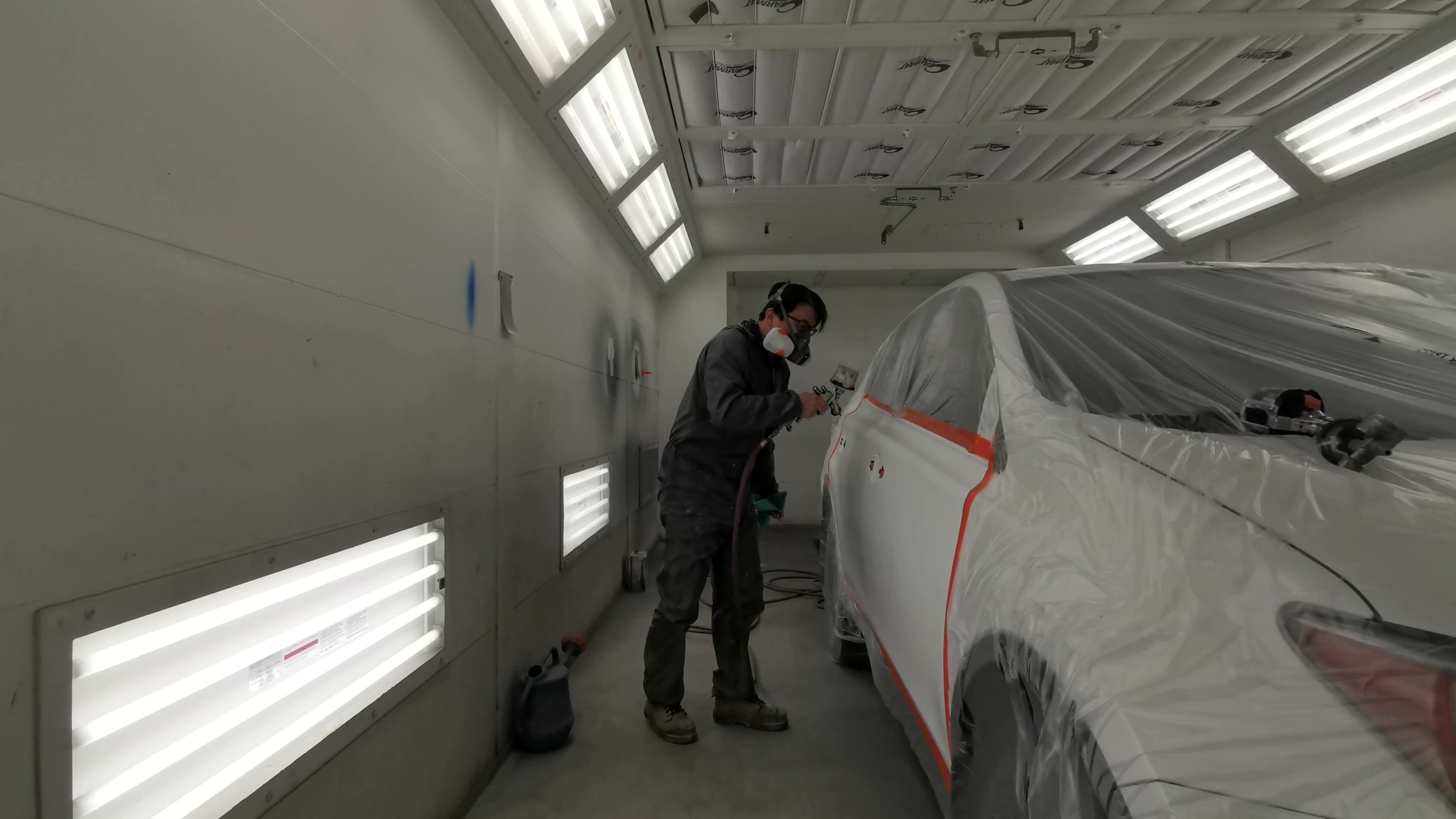 (专业喷漆) 带大家看看怎么喷漆。