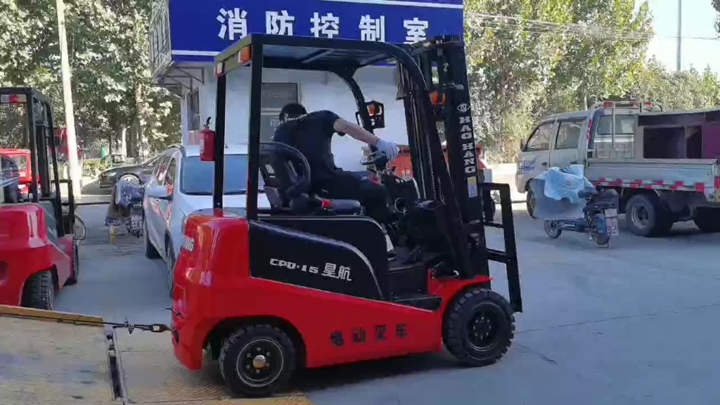 1.5吨电动叉车什么价格(昊航全电动叉车)