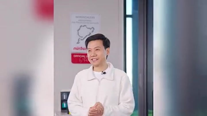 雷军登顶中国首富!身家近4400亿元人民币,小米市值破1.4万亿港元