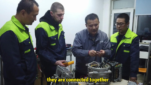 老外都来学!揭秘新能源汽车电机核心构造,维修师傅必看