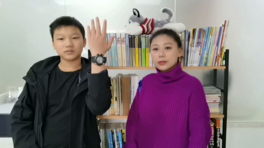 儿子期中考试有进步,自己选了一块普通的电子表,真容易满足啊