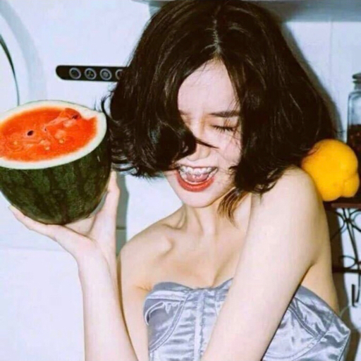 松鼠小姐阿牙牙 