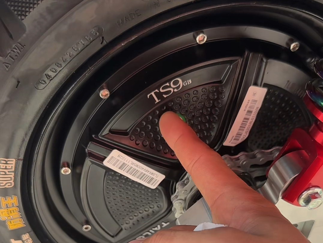 ...选台铃#新国标电动车 #台铃苍穹 苍穹超酷版38安150km长续航,帅气