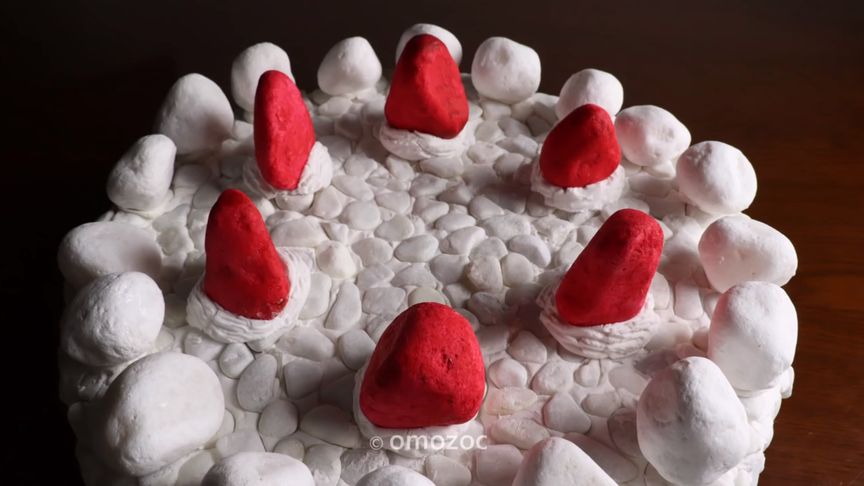 神奇定格动画,用真石头做甜点,不可以吃听着声音却很爽。