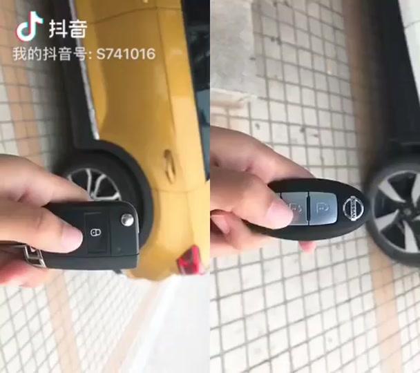 探歌配备了同级领先的电动尾门,开启和关闭都很方便很省力,按下开关...