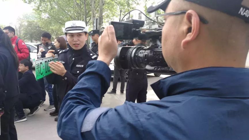 新能源汽车上牌的流程和规定!本期节目为您做解答!