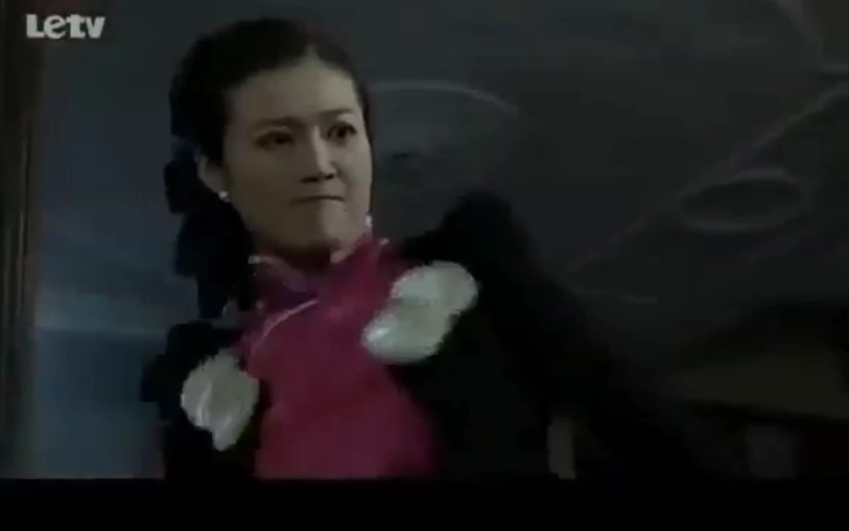 日本军官被美女高跟鞋踩断脖子,被踩死