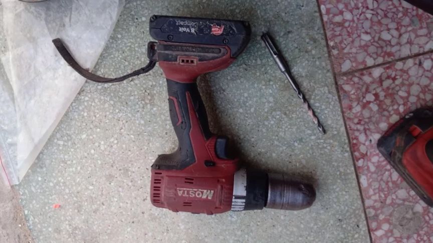 带冲击功能的锂电电钻,钻混凝土墙?感觉有点费劲