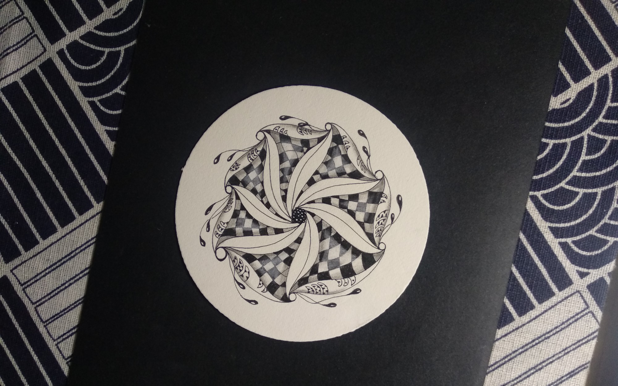 手绘,禅绕画,黑白经典,圆砖