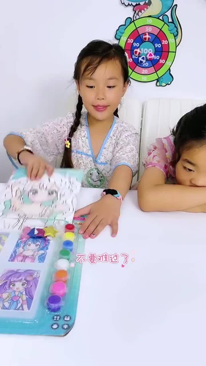 小公主涂色画,两位小朋友谁画的好看呢画画涂色小公主