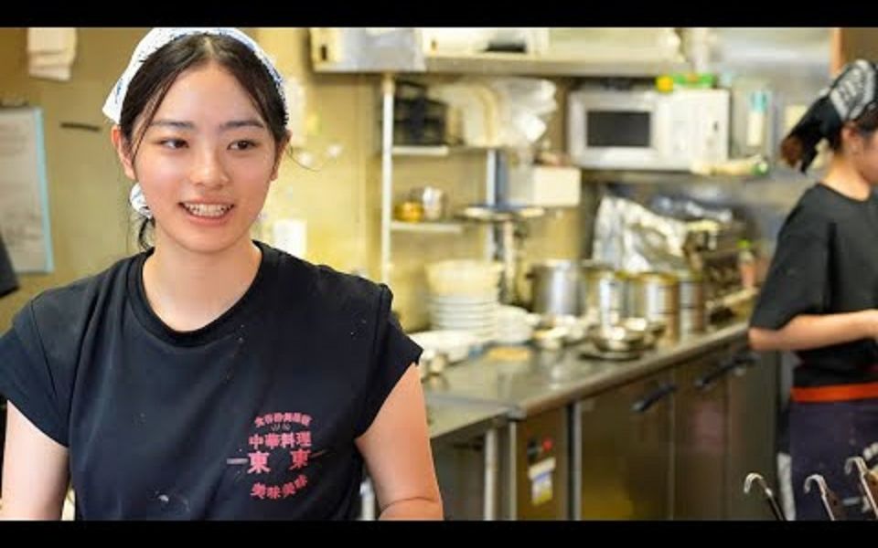 【日本美食】美丽的炒饭和拉面大师,令人惊叹的巨型中华料理
