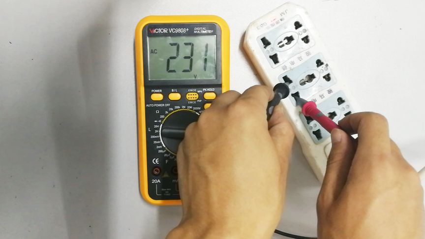 关于万用表的使用方法讲解,配备语音,初学者的福利