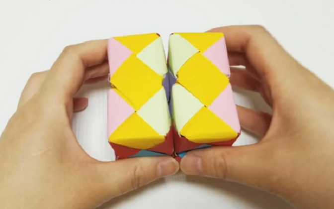 小粉丝手工:折纸立体魔方无限翻,解压神器,这创意我给满分