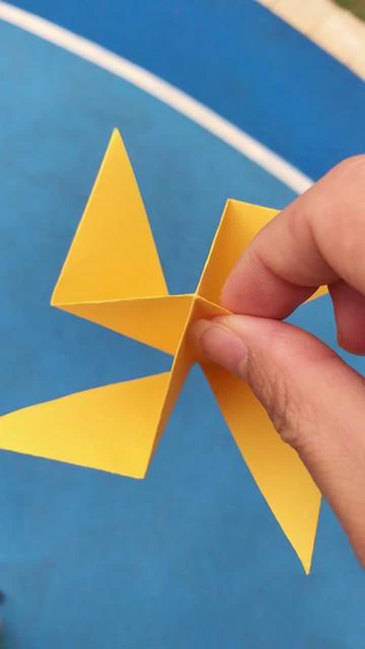 一张纸折简单的飞行器 可以玩一下午折纸玩具 折纸 自制玩具