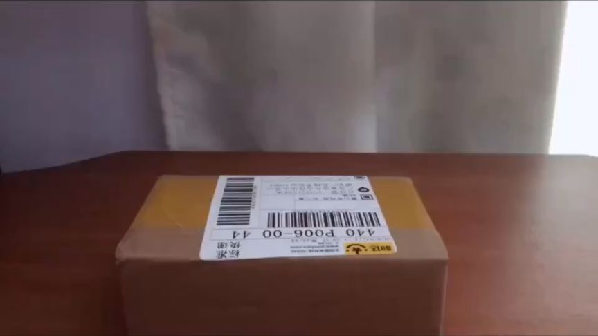 在网上订购的卡套,这下卡有保护膜了。