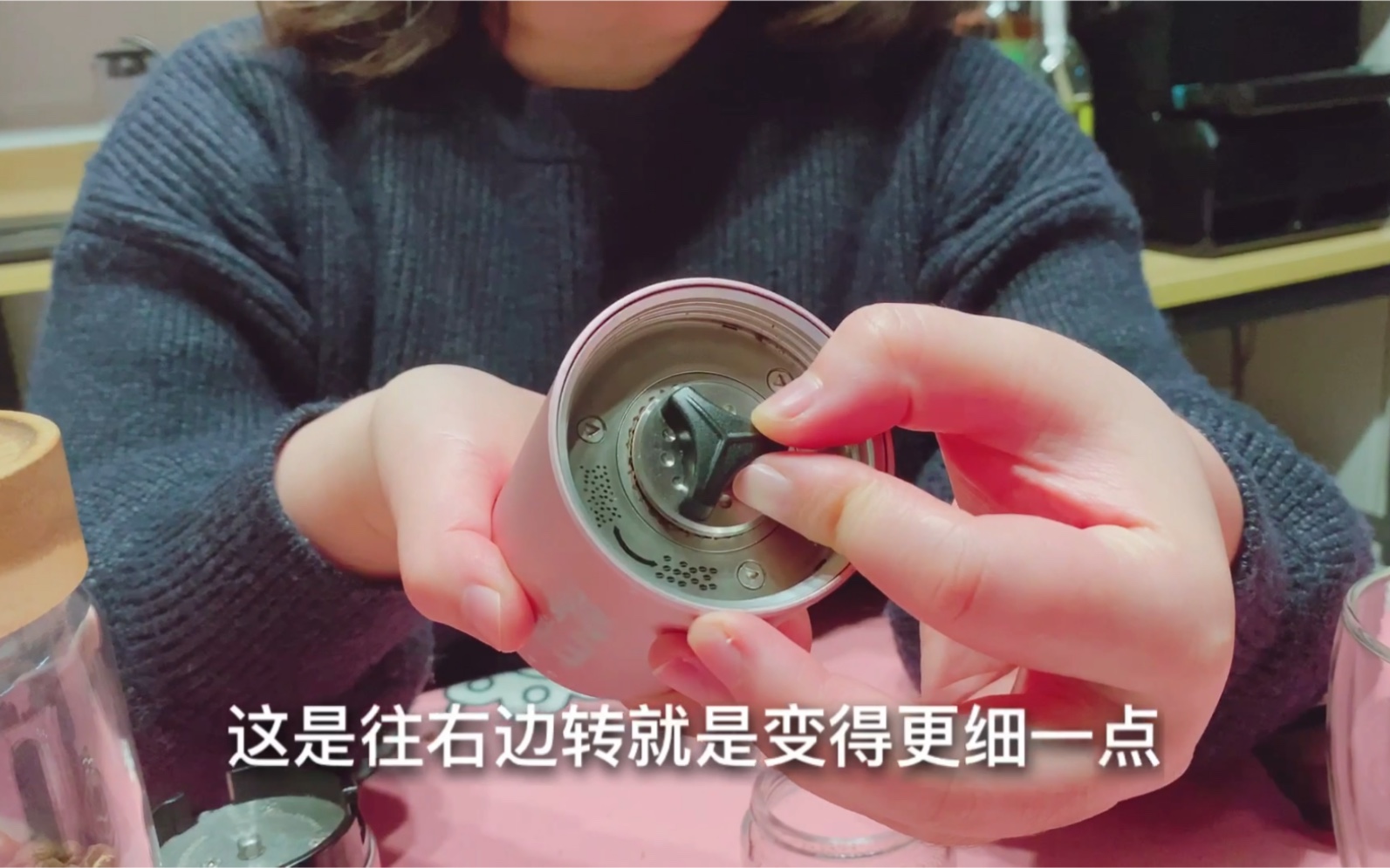 Deorga便携电动磨豆机(德国进口不锈钢磨芯)搭配锥形滤纸和迷你手冲...
