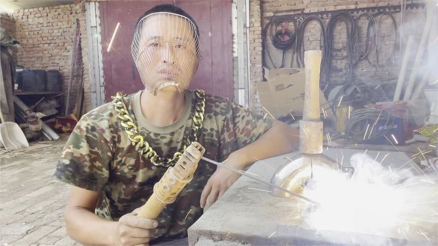 电焊能不能焊接304不锈钢,老师傅现场测试一下,结果令人震惊