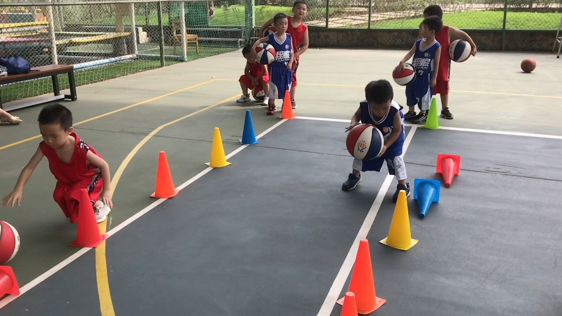 重庆青少年篮球训练幼儿篮球兴趣爱好培养