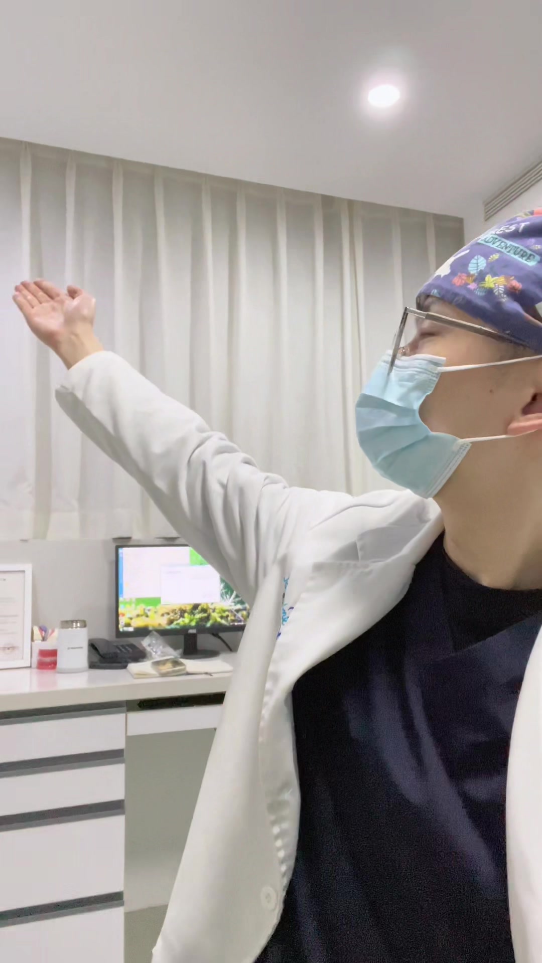 你看这个手,像不像四点的预约 #按时就诊 #牙医 #口腔医生 #精神状态...