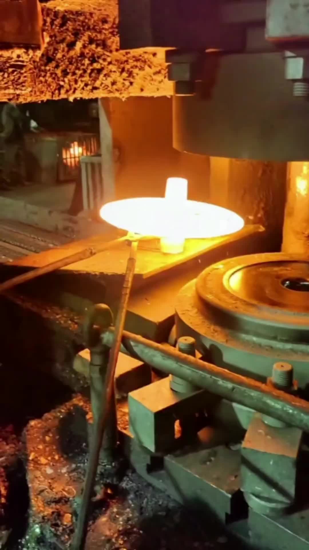 锻造工艺欣赏 #感应加热 #预锻 #终锻 #模具设计 #deform模拟