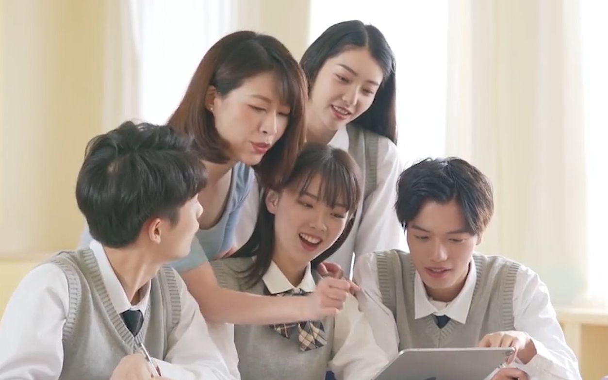 《与书行万里》| 南京传媒学院电商直播平台宣传片重磅发布