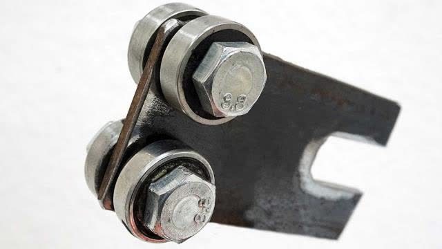 牛人很简单就做出了这样的滑轨,是不是很好用呢?