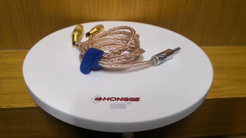 4.4mm转莲花插头平衡线,接前级后级功放