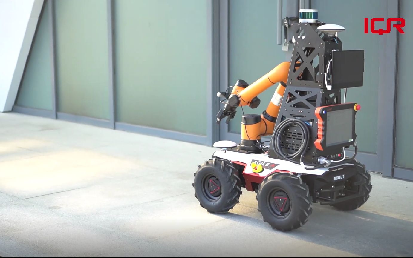 松灵客户案例 | 基于SCOUT底盘的复合移动机器人,霸气扫街!