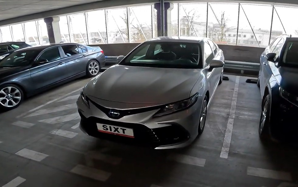 欧版丰田凯美瑞Toyota Camry 2.5l hybrid 第一视角试驾