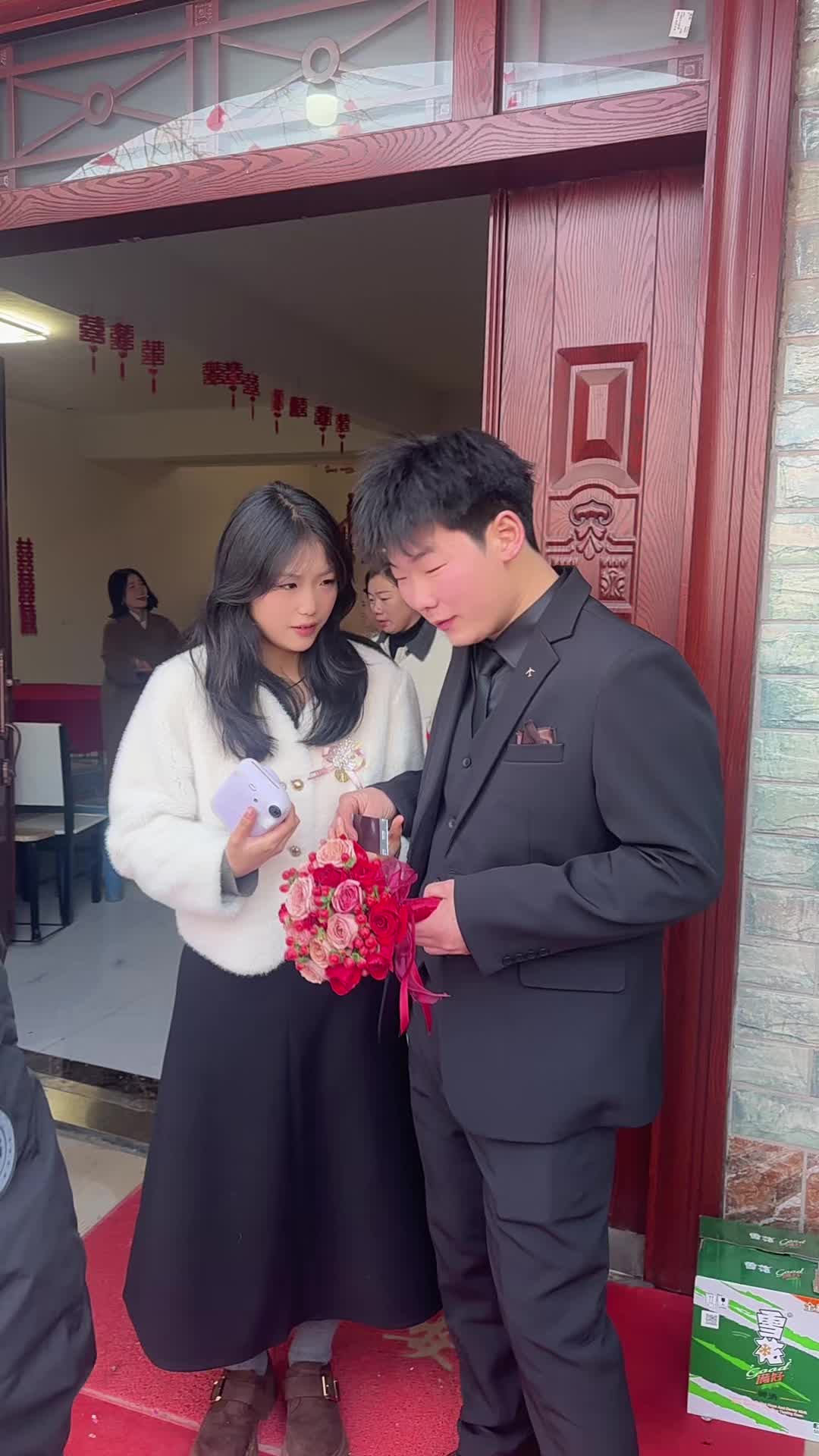 恭贺新郎帅帅新郎来宇 漂亮新娘李婷 新婚快乐ߎ�ߑ�ߑ�ߑ�#婚礼...