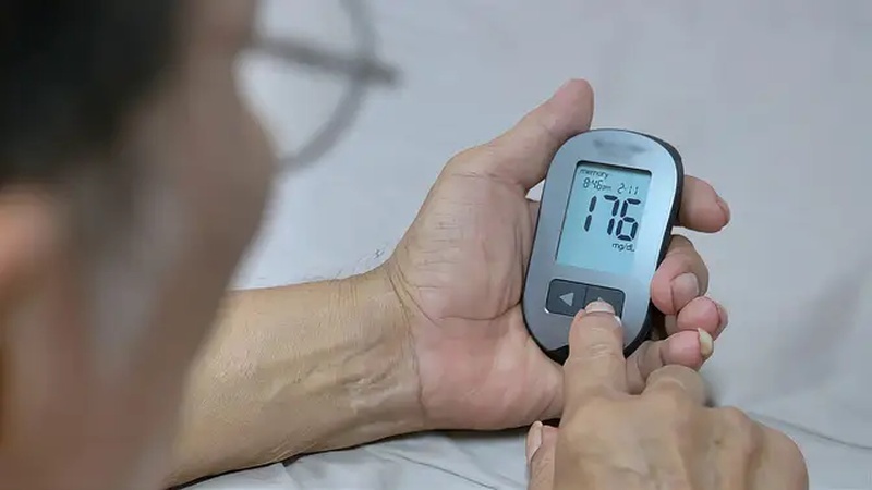 睡觉时,常出现3个异常,或是尿酸已"超标",及时检查莫忽视