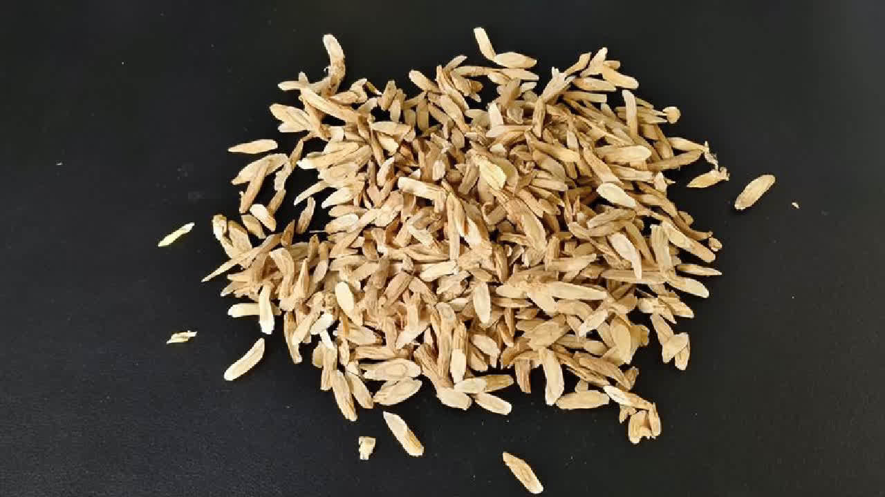 黄芪泡水,用开水还是温水?10个人有8个不知道,难怪喝了没效果