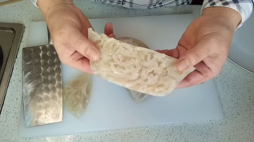 大厨教你【皮冻】制作方法,想要做出口感劲道的皮冻,过程很重要