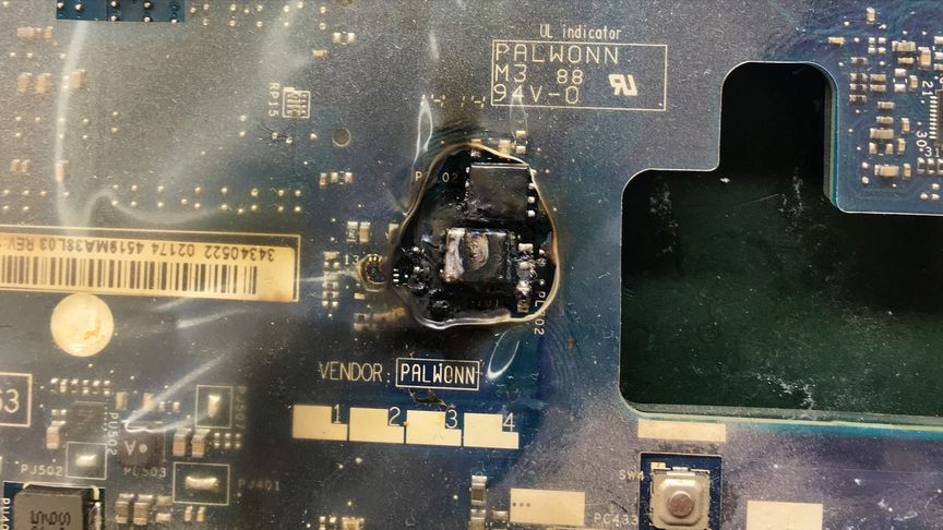 废品堆里淘来的联想i5笔记本,拆开主板都烧烂了这还能修好吗?