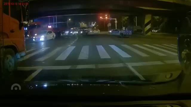 江苏无锡一座高架桥发生坍塌